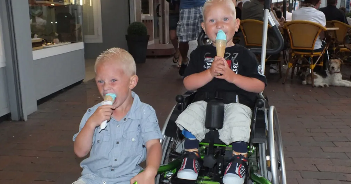 Jerne is mantelzorger voor zijn broertje en doet veel thuis - DIT