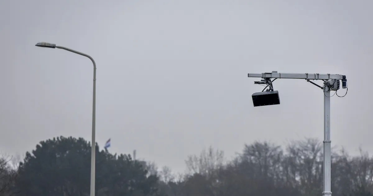 Let op: nieuwe flitsers checken of jij appt achter het stuur - DIT