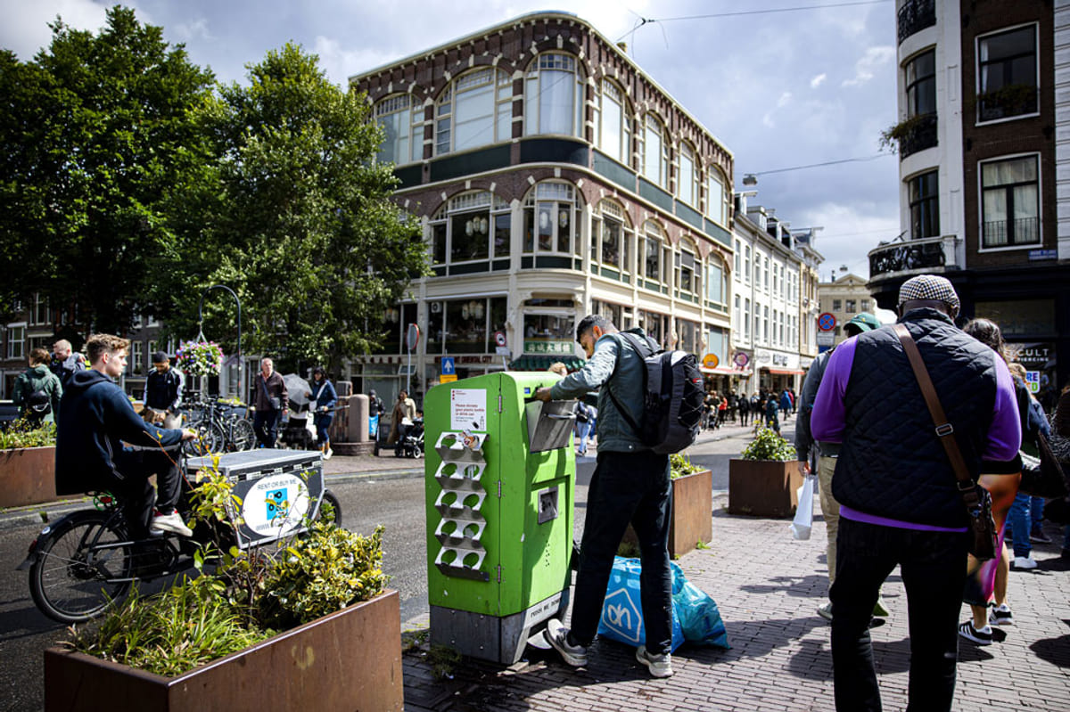 Inleveren statiegeldflesjes en -blikjes moet makkelijker - DIT