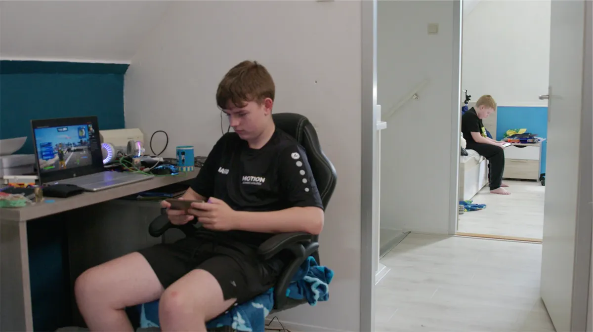 Is een mobiele telefoon écht zo schadelijk voor kinderen? - DIT